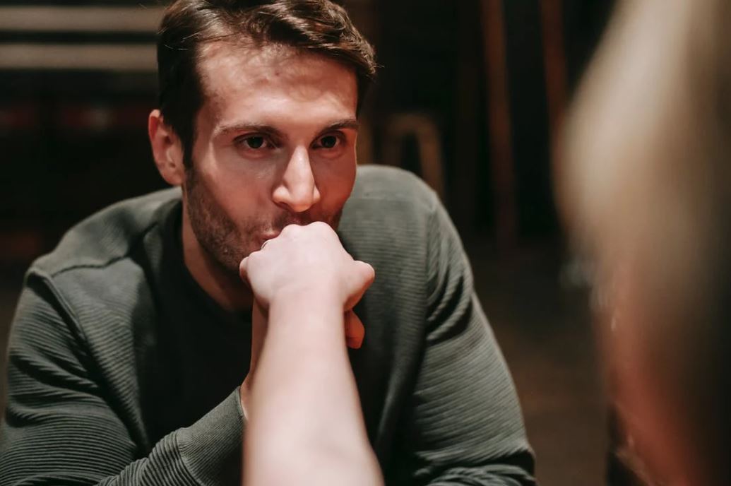 Prečo partneri podvádzajú? Tieto znaky môžu predpovedať neveru